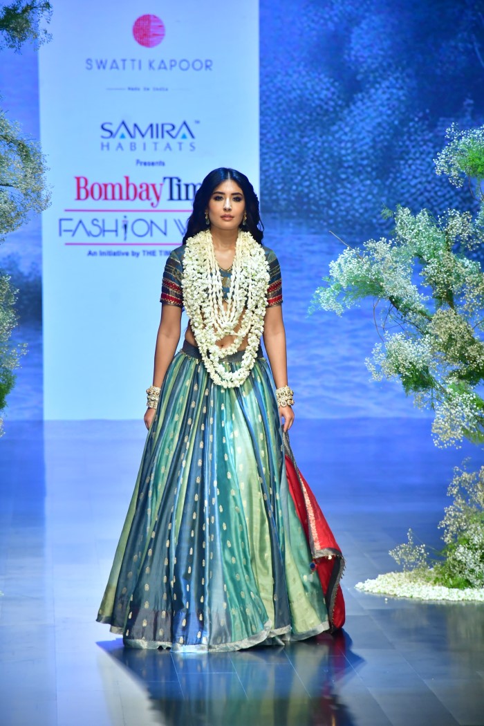Kritika Kamra Dazzles As Showstopper For Swati Kapoor At BTFW 2025 - Filmibeat