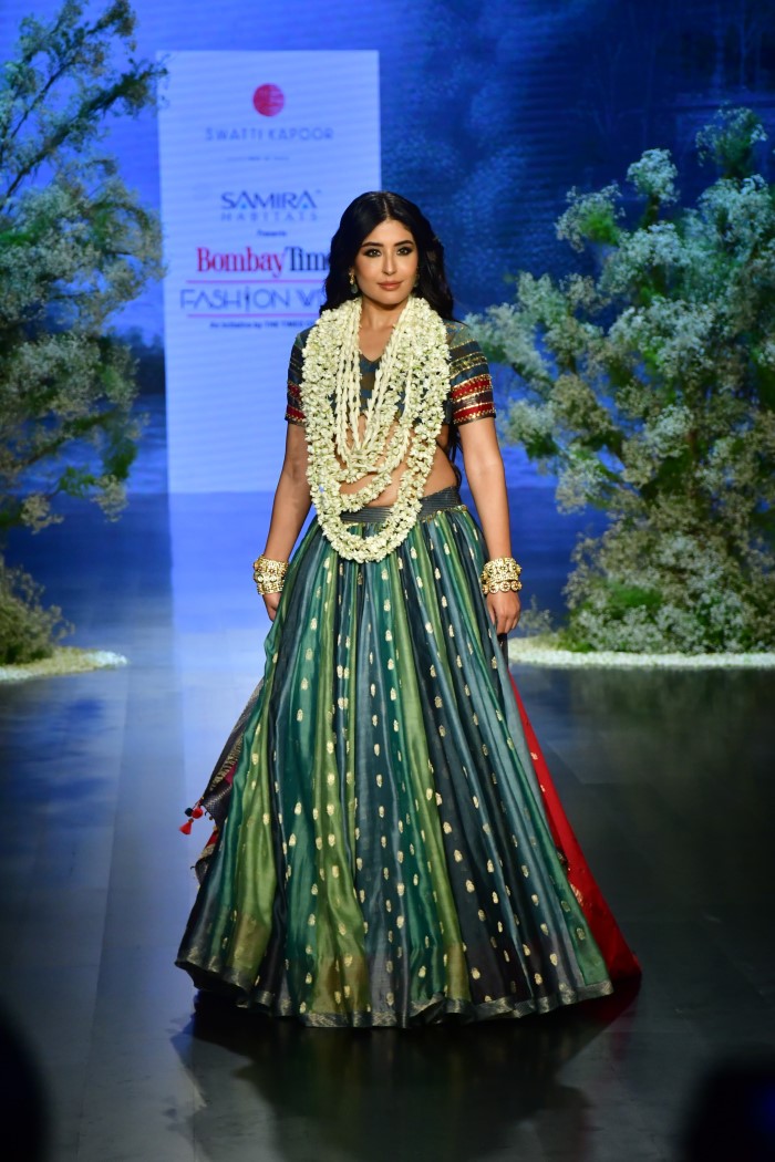Kritika Kamra Dazzles As Showstopper For Swati Kapoor At BTFW 2025 - Filmibeat
