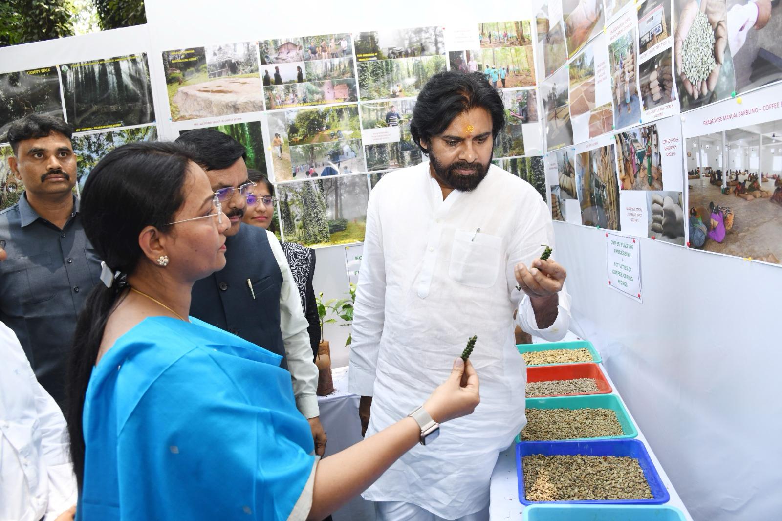 కురుడి శివాలయంలో పవన్ కళ్యాణ్ పూజలు.. గిరిజనులతో కలిసి అభిషేకం | Pawan ...