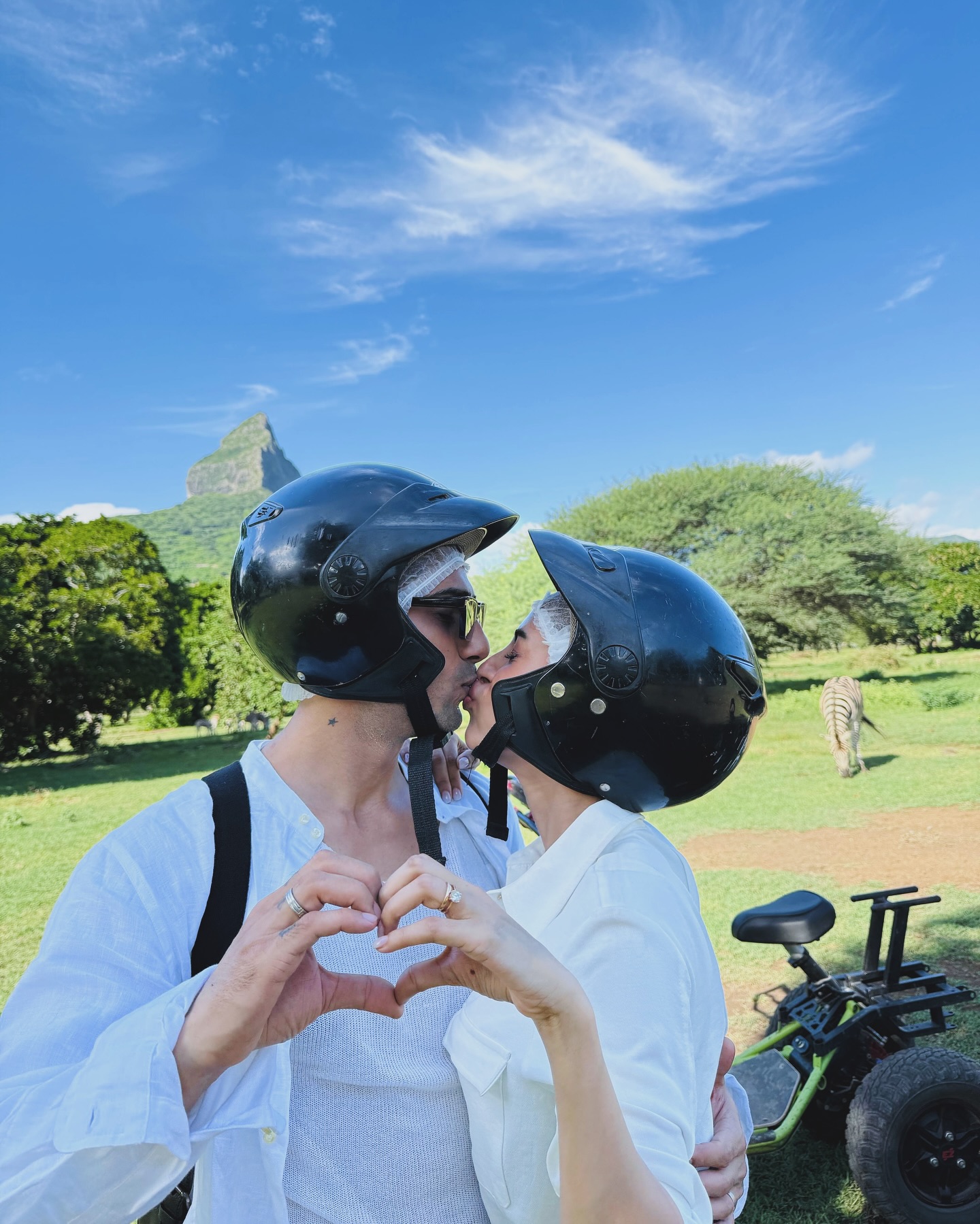 Priya Banerjee Celebrates Birthday In Mauritius With Husband Prateik ...