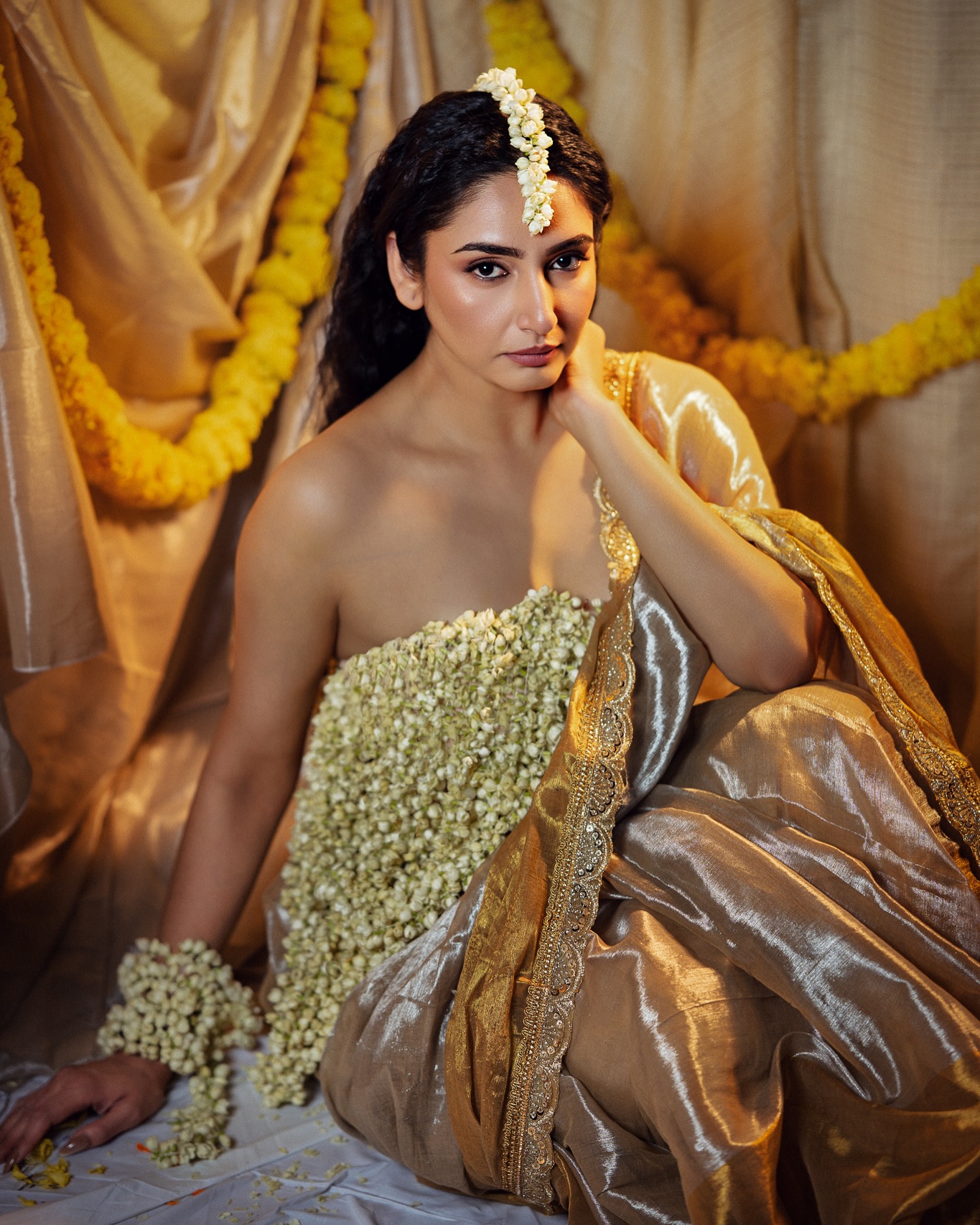 Ragini Dwivedi’s Flower Garland Photoshoot For Ugadi Festival - Filmibeat