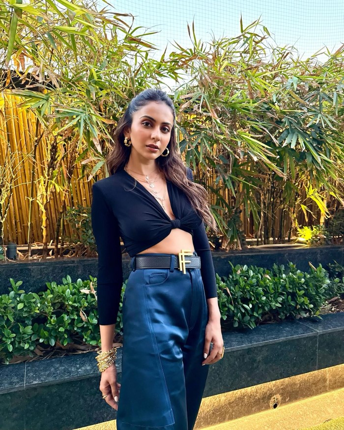 Rakul Preet Singh’s Shines In Her Latest Stylish Photoshoot - Filmibeat