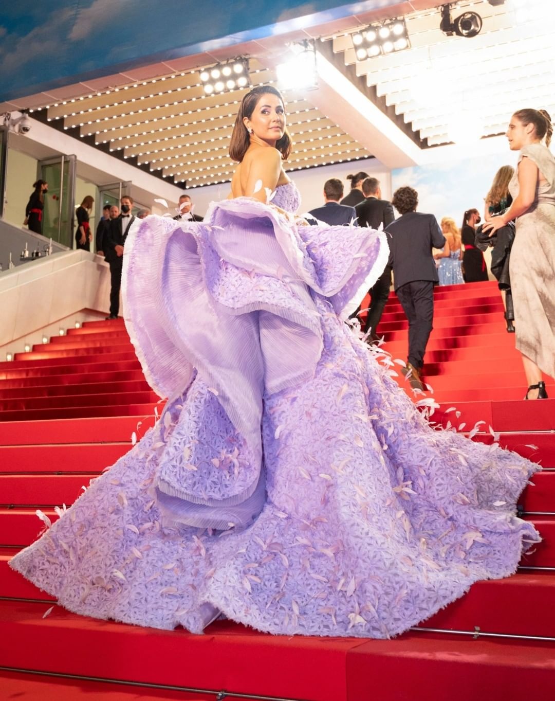 Hina Khan’s Best Cannes Looks That Redefined Glamour on the Global ...