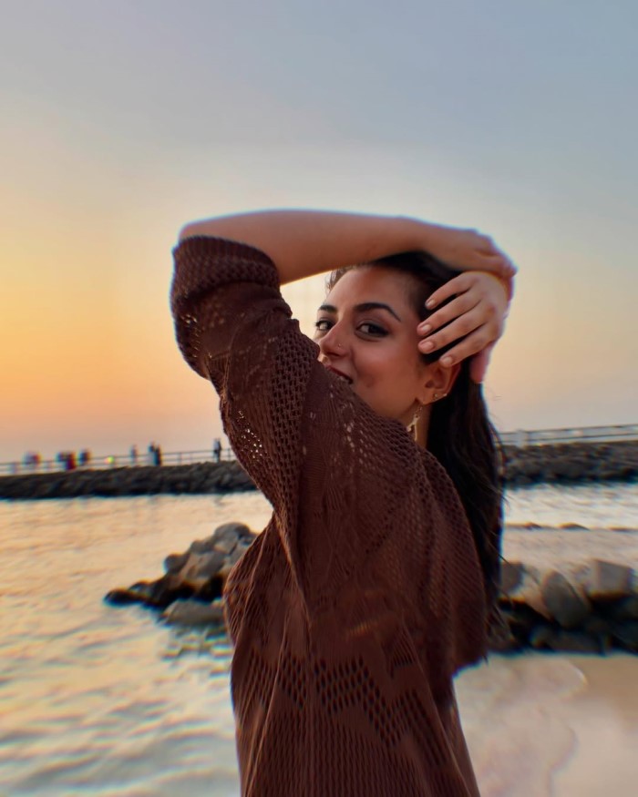 Riddhi Dogra Effortless Elegance In A Stunning Beachside Photoshoot - Filmibeat