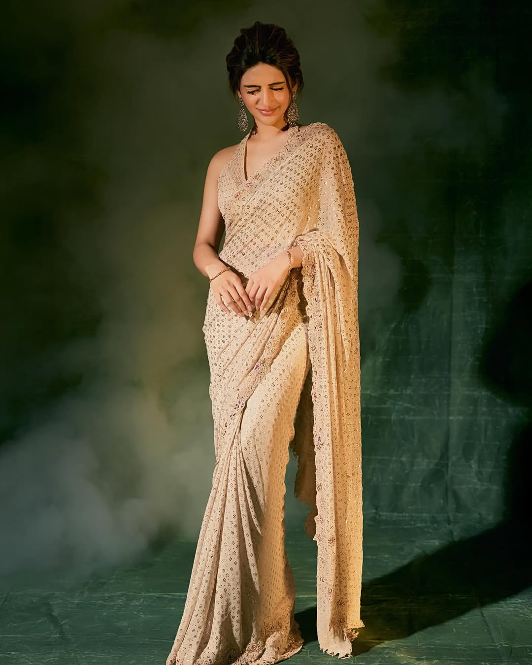 Sreeleela : తల్లి ఒడిలో పాపాయిలా.. క్యూట్ లుక్స్‌తో చంపేస్తోన్న శ్రీలీల ...