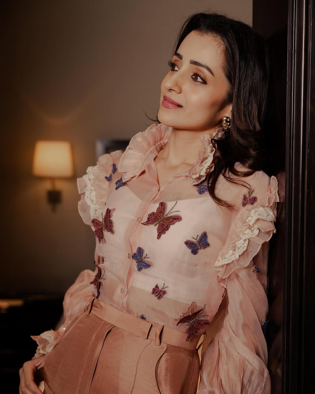 Trisha: உங்களுக்கு வயசே ஆகாதா மேடம்... த்ரிஷாவைப் பார்த்து ஜொள்ளு ...