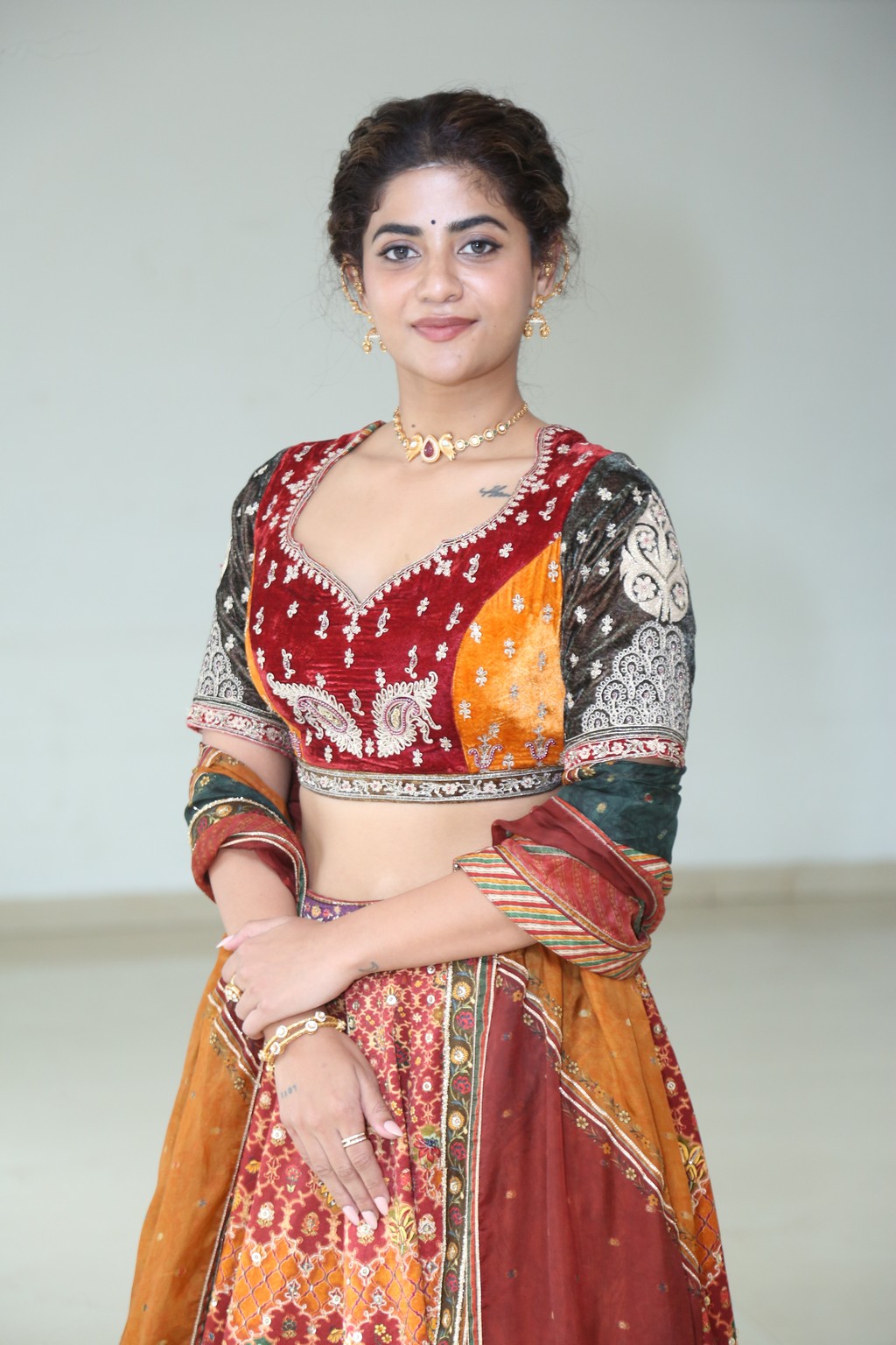 Abhignya Vuthaluru Photos: Find Latest HD Images, Pictures, Stills ...