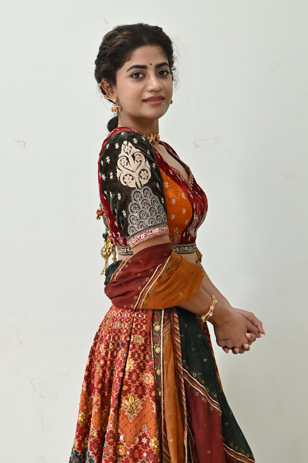 Abhignya Vuthaluru Photos: Find Latest HD Images, Pictures, Stills ...