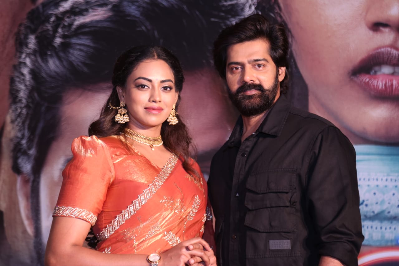 Show Time Trailer Launched: Naveen Chandra & Kamakshi Bhaskarla Shine | Show Time Movie Trailer ...