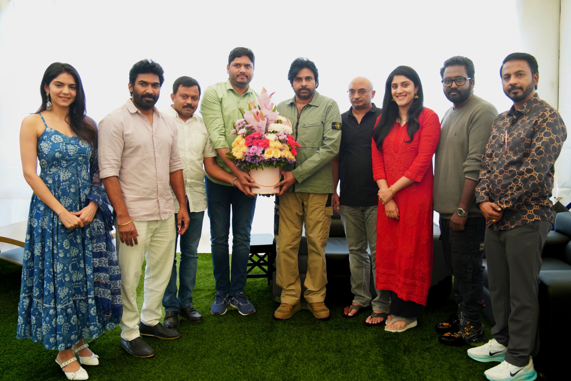 Pawan Kalyan Unveils Intense Trailer of The 100 | The 100 Trailer Launched by Pawan Kalyan ...