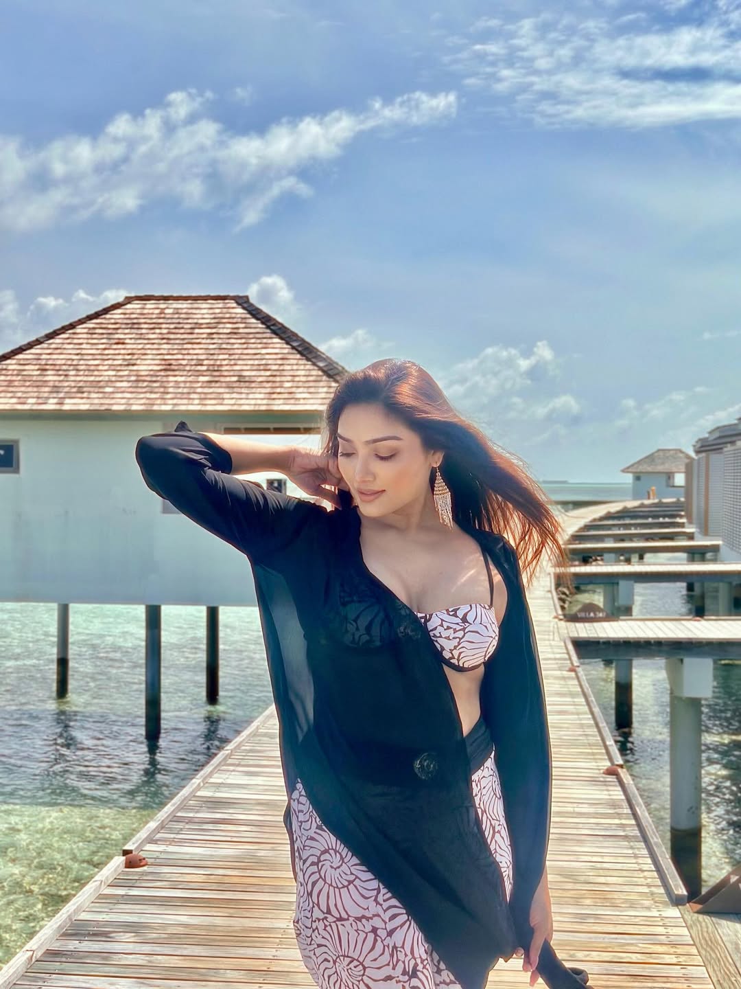 Aishwarya Devan Stuns in Bold Tropical Photoshoot | Bold & Elegant ...