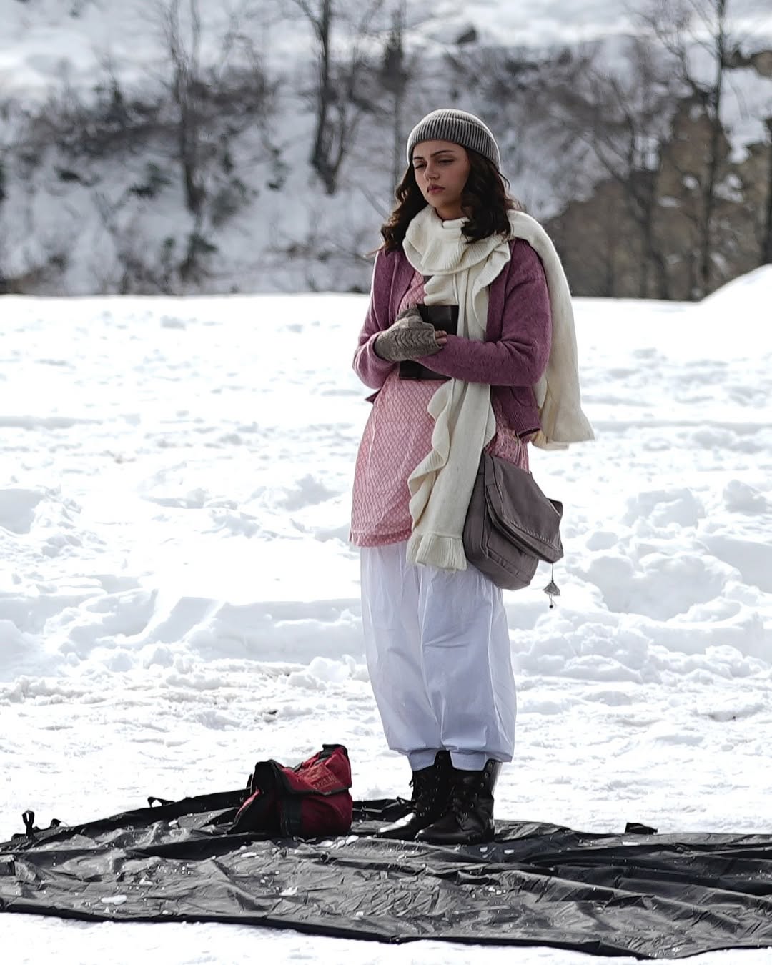 Aneet Padda Shares Deeply Emotional Post With Stunning Photo Series ...