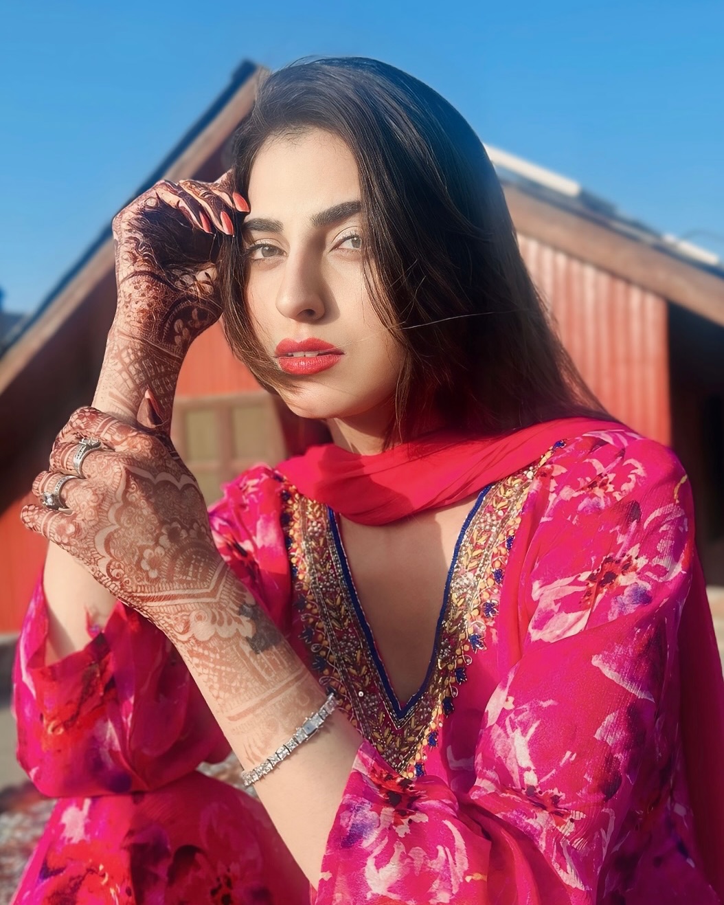 Bigg Boss 19: Meet Farhana Bhatt, Kashmiri Actress & Activist | Who is ...