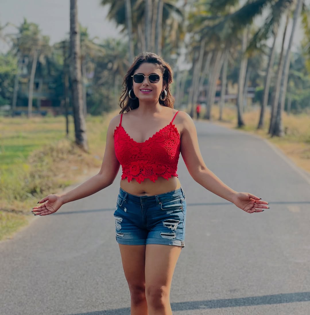 Sneha Paul Photos | Sneha Paul Latest HD Pics |Sneha Paul New Images ...