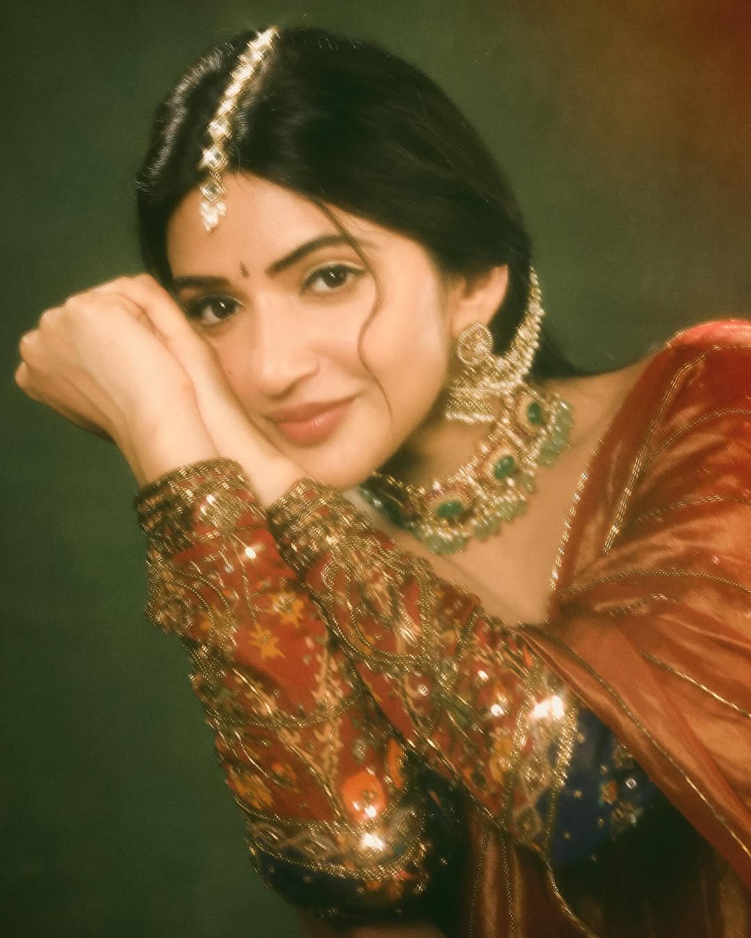 Sreeleela Stuns in Regal Saree Look | Sreeleela’s Saree Photoshoot ...