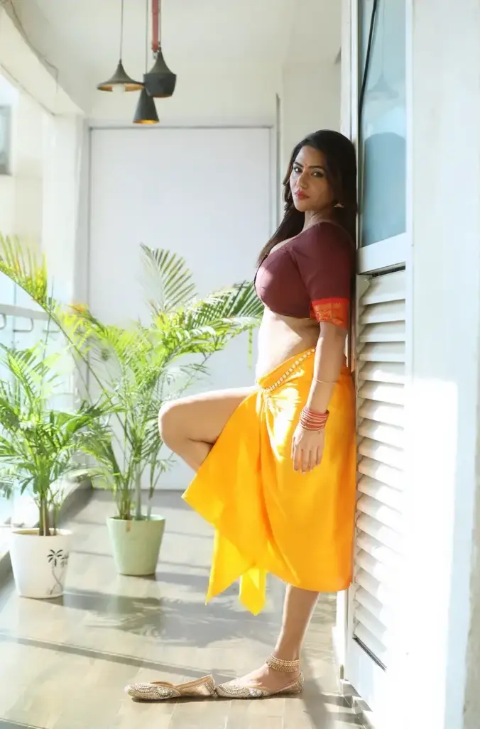 Tanya Desai Turns Heads with Bold and Elegant Photoshoot | Confidence ...