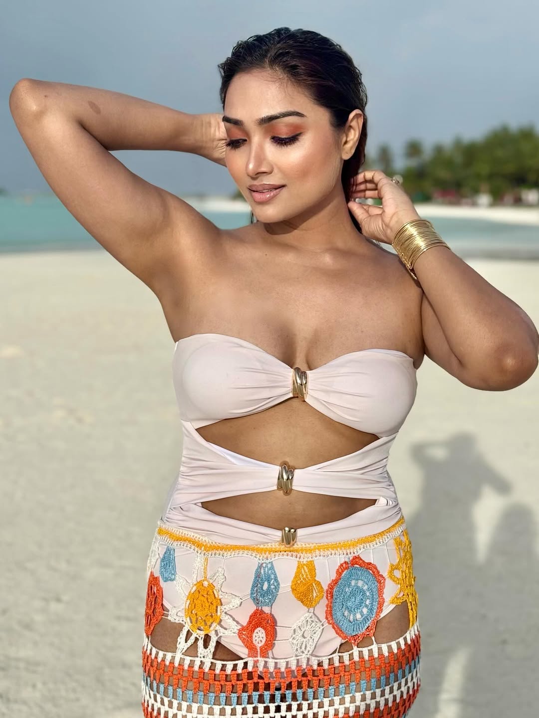 Aishwarya Devan’s Bold Beach Photoshoot Redefines Elegance | Fearless & Fabulous: Aishwarya ...