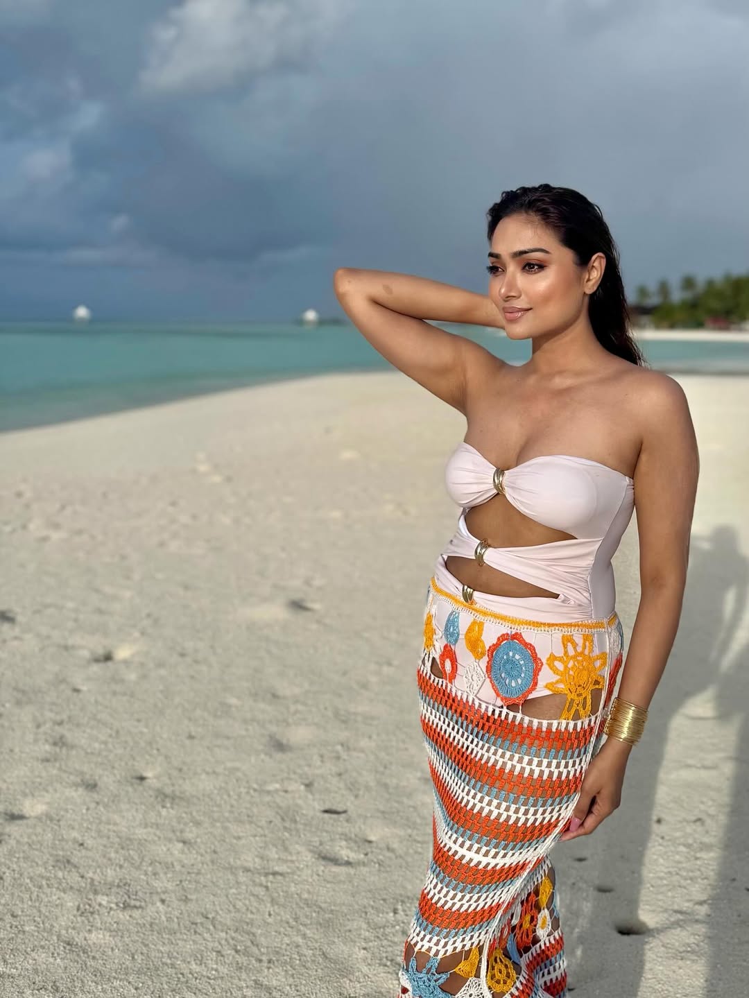 Aishwarya Devan’s Bold Beach Photoshoot Redefines Elegance | Fearless & Fabulous: Aishwarya ...