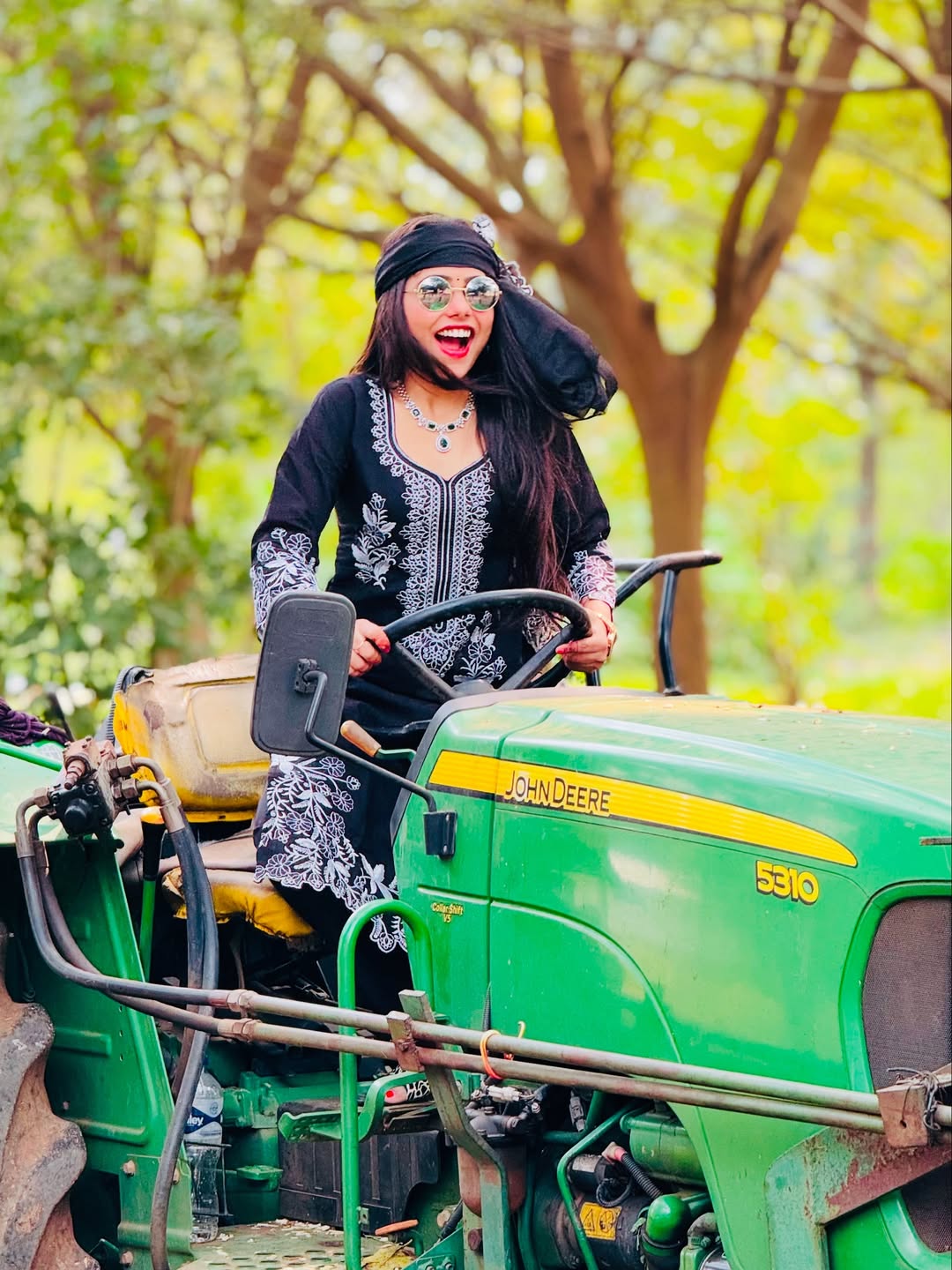 Dammu Srija: నెలకు 2 లక్షల జీతం వదిలేసి.. బిగ్‌బాసే ఆశగా, శ్వాసగా! | Bigg Boss Telugu 9 ...