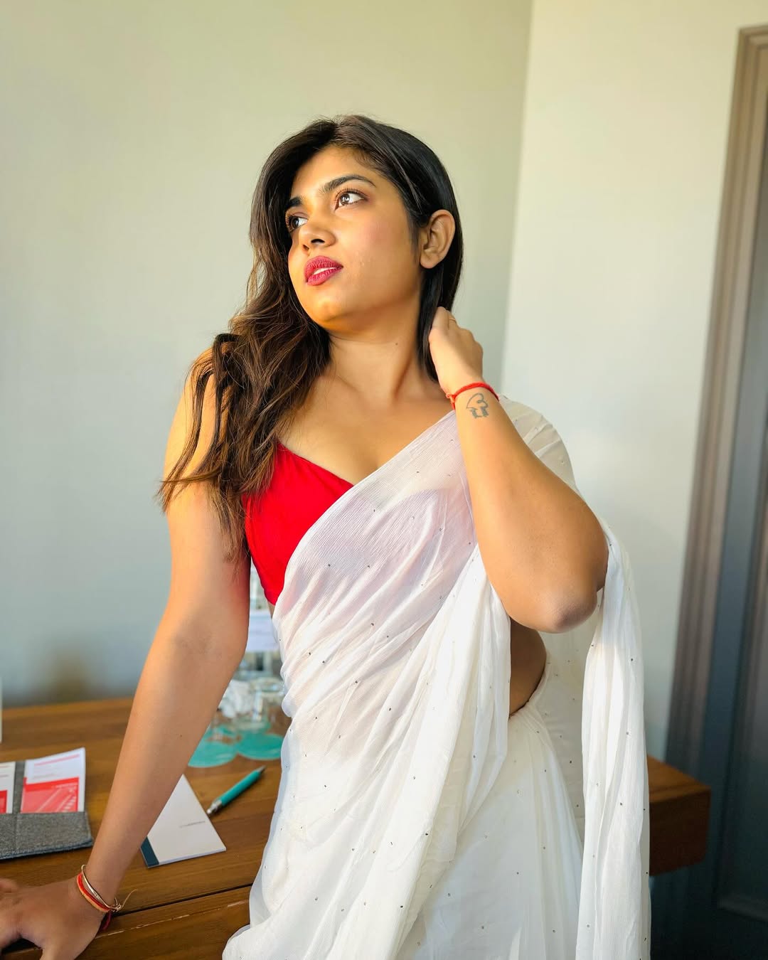 బుల్లితెర గ్లామర్‌ క్వీన్‌.. బిగ్‌బాస్‌తో తాడోపేడో అంటోన్న రీతూ చౌదరి ...