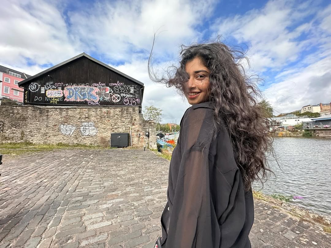 Shrasti Verma: జీవితంలో పెద్ద కష్టం.. ఎదురొడ్డి నిలిచిన శ్రష్టి వర్మ ...