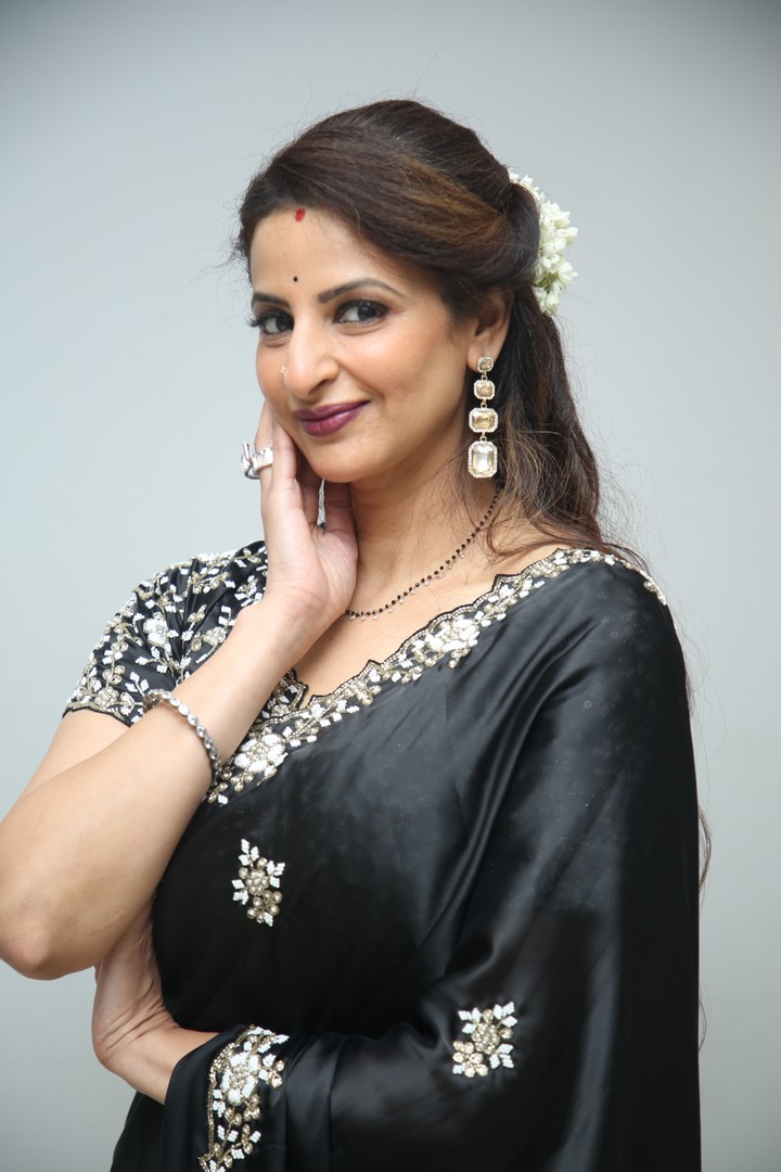 Indrani Davaluri Photos: Find Latest HD Images, Pictures, Stills & Pics ...