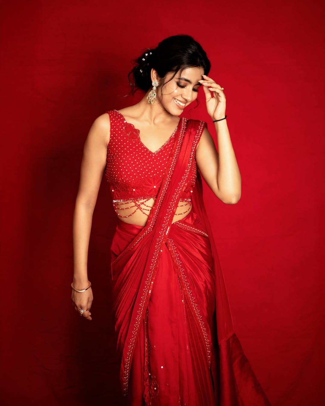 ஷிவானி நாராயணன் எல்லாம் ஓரம்போக வேண்டியதுதான்.. ’லிட்டில் ஹார்ட்ஸ் ...