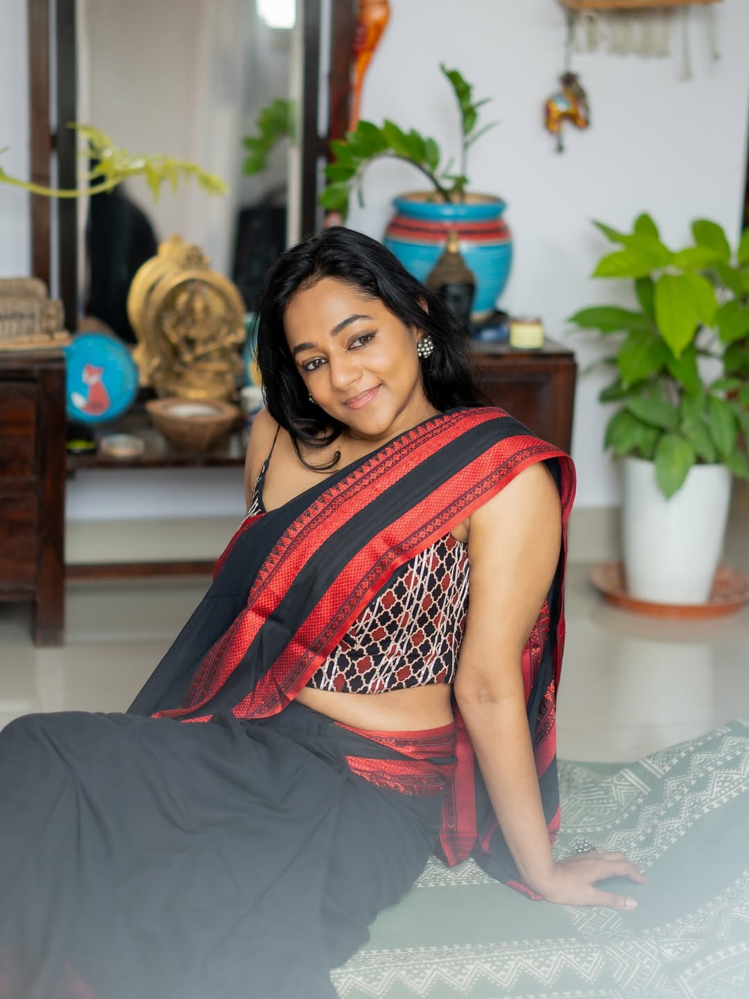 Santhy Balachandran: Oxford Alumna Who Wrote Malayalam’s First Superhero Saga | From Stage to ...