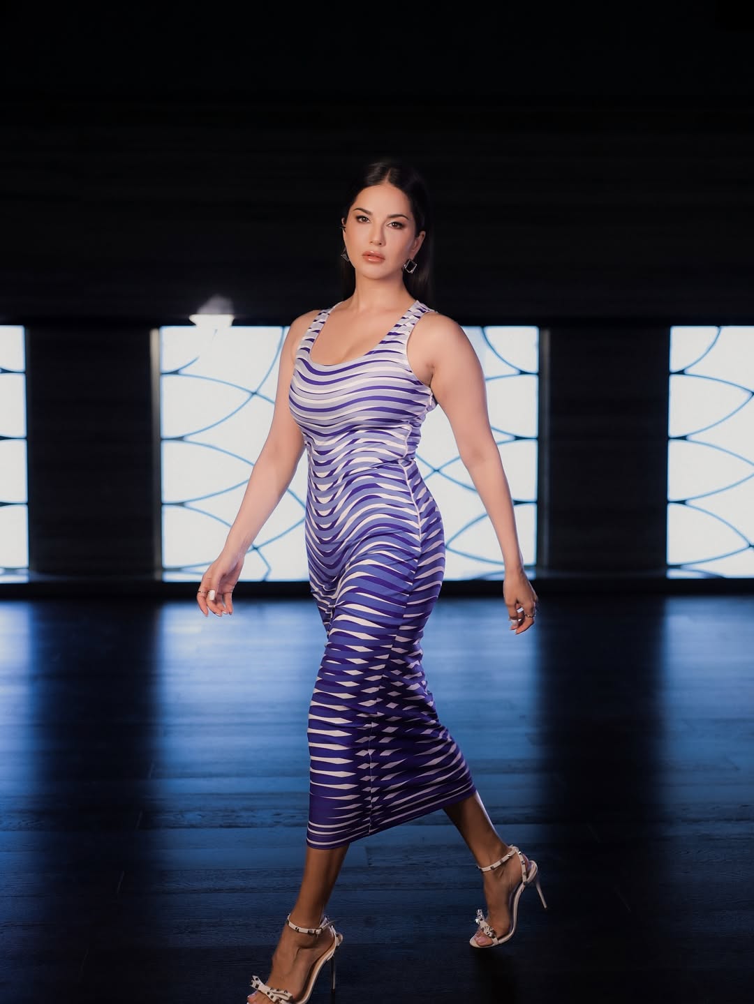 Sunny Leone Stuns in Bold and Glamorous Style | Sunny Leone’s Striped ...