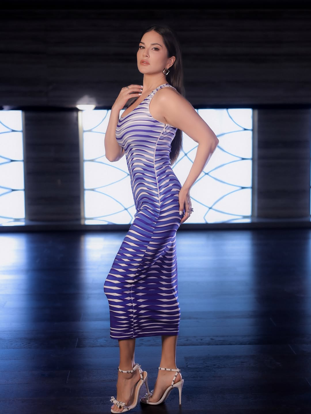 Sunny Leone Stuns in Bold and Glamorous Style | Sunny Leone’s Striped ...