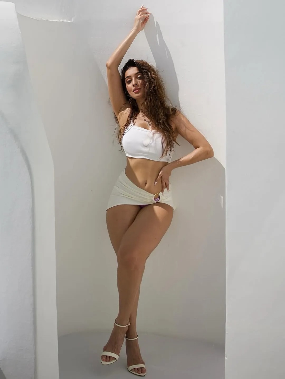 Aania Sharma Stuns with Modern Elegance and Confident Style | Discover Aania Sharma’s Chic and ...