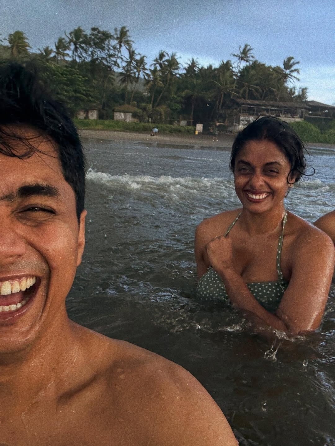 All We Imagines As Light பட நடிகையா இது.. நண்பர்களுடன் குளித்து கும்மாளம்.. தீயாக பரவும் ...