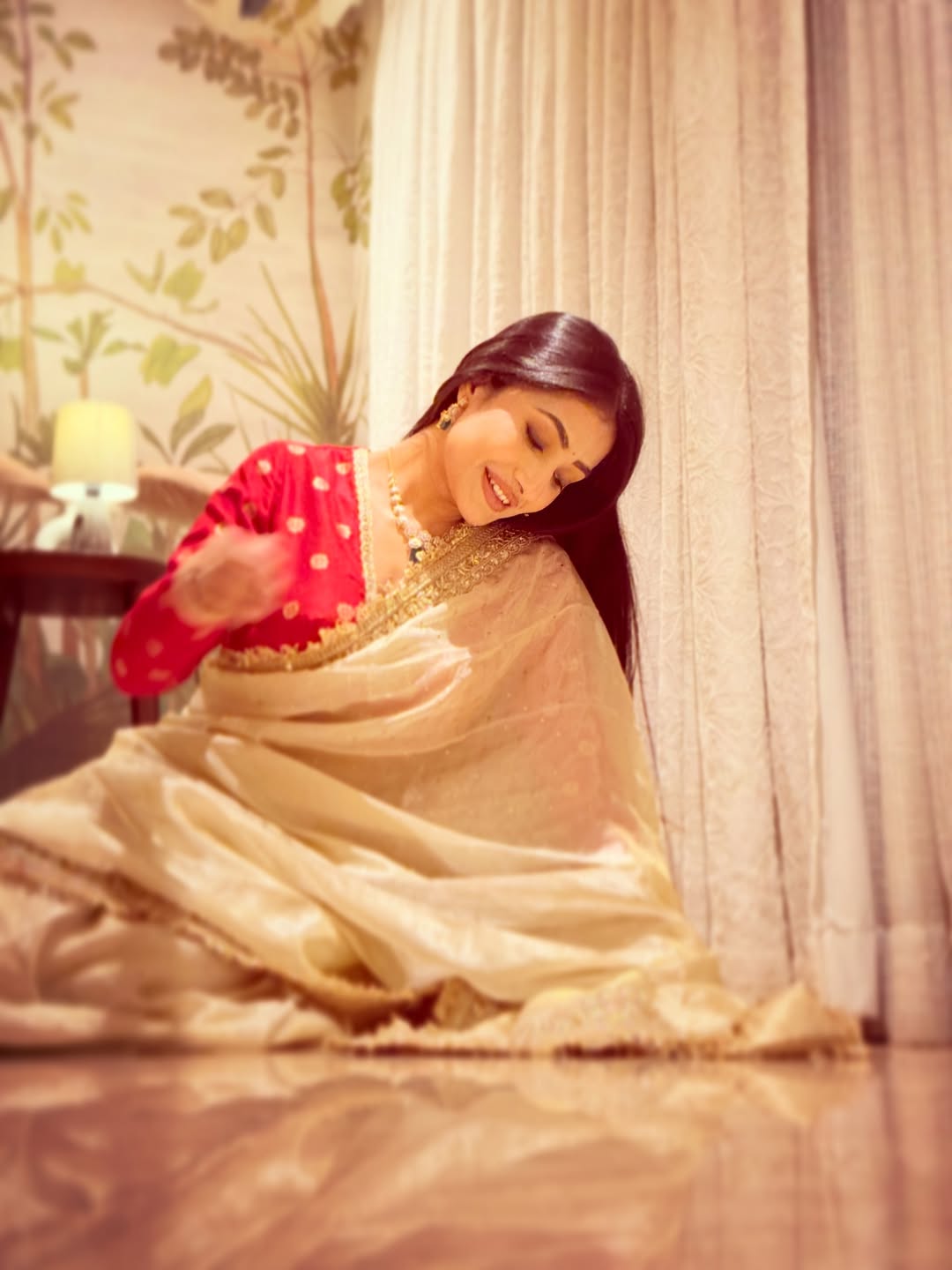 Dhanashree Verma’s Saree Look Goes Viral – Fans Recall Pawan Singh’s ...