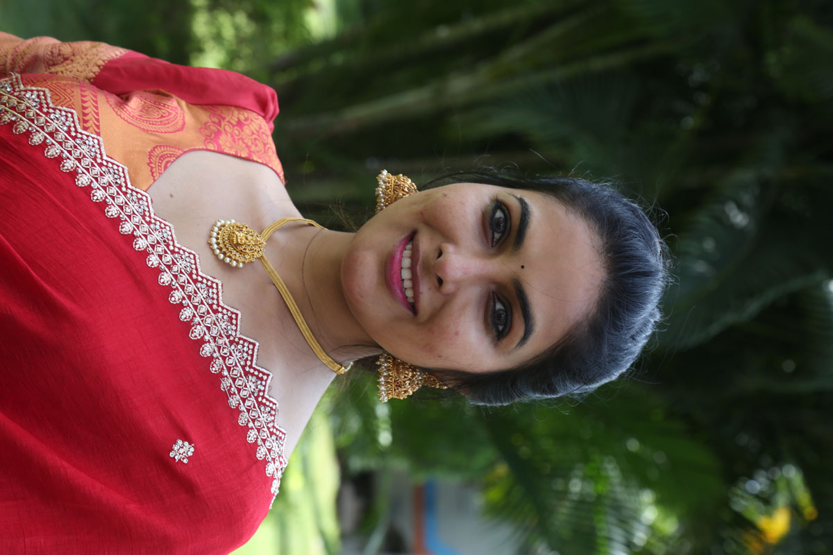 Divi Vadthya (Divya Vadthya) Movies | Divi Vadthya (Divya Vadthya ...