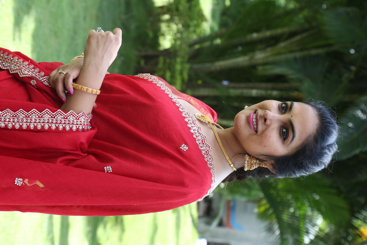 Divi Vadthya (Divya Vadthya) Movies | Divi Vadthya (Divya Vadthya ...