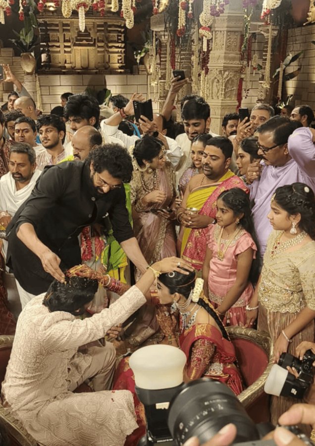 బావ మరిది పెళ్లిలో ఎన్టీఆర్ సందడి.. నార్నే నితిన్ పెళ్లిలో వెంకటేష్ ...