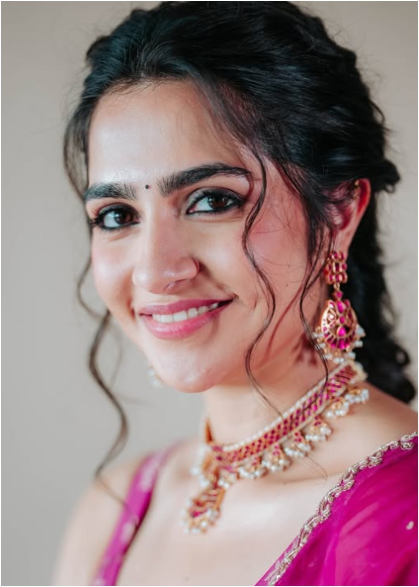 ராஷ்மிகா ஓரம் போங்க.. இனிமே இவங்க தான் நேஷனல் கிரஷ்.. ருக்மணி வசந்தின் போட்டோஸ்! | Kantara ...