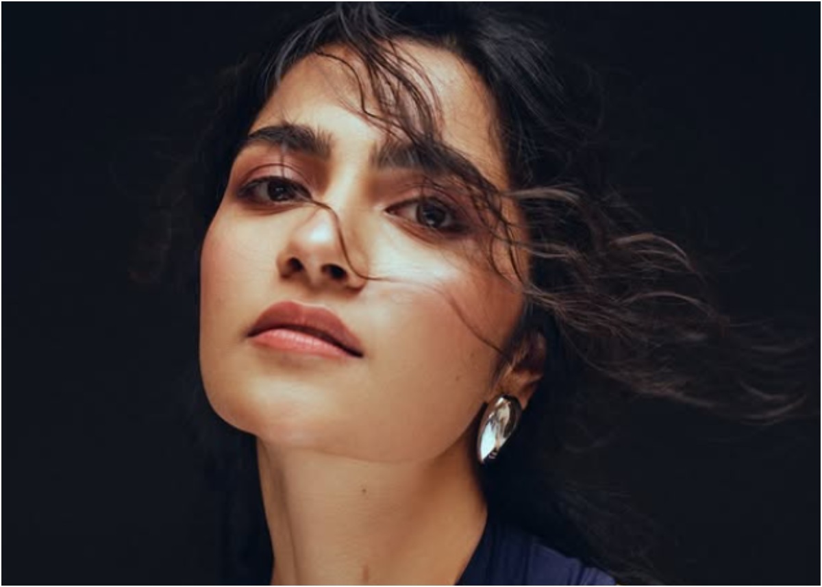 ராஷ்மிகா ஓரம் போங்க.. இனிமே இவங்க தான் நேஷனல் கிரஷ்.. ருக்மணி வசந்தின் போட்டோஸ்! | Kantara ...