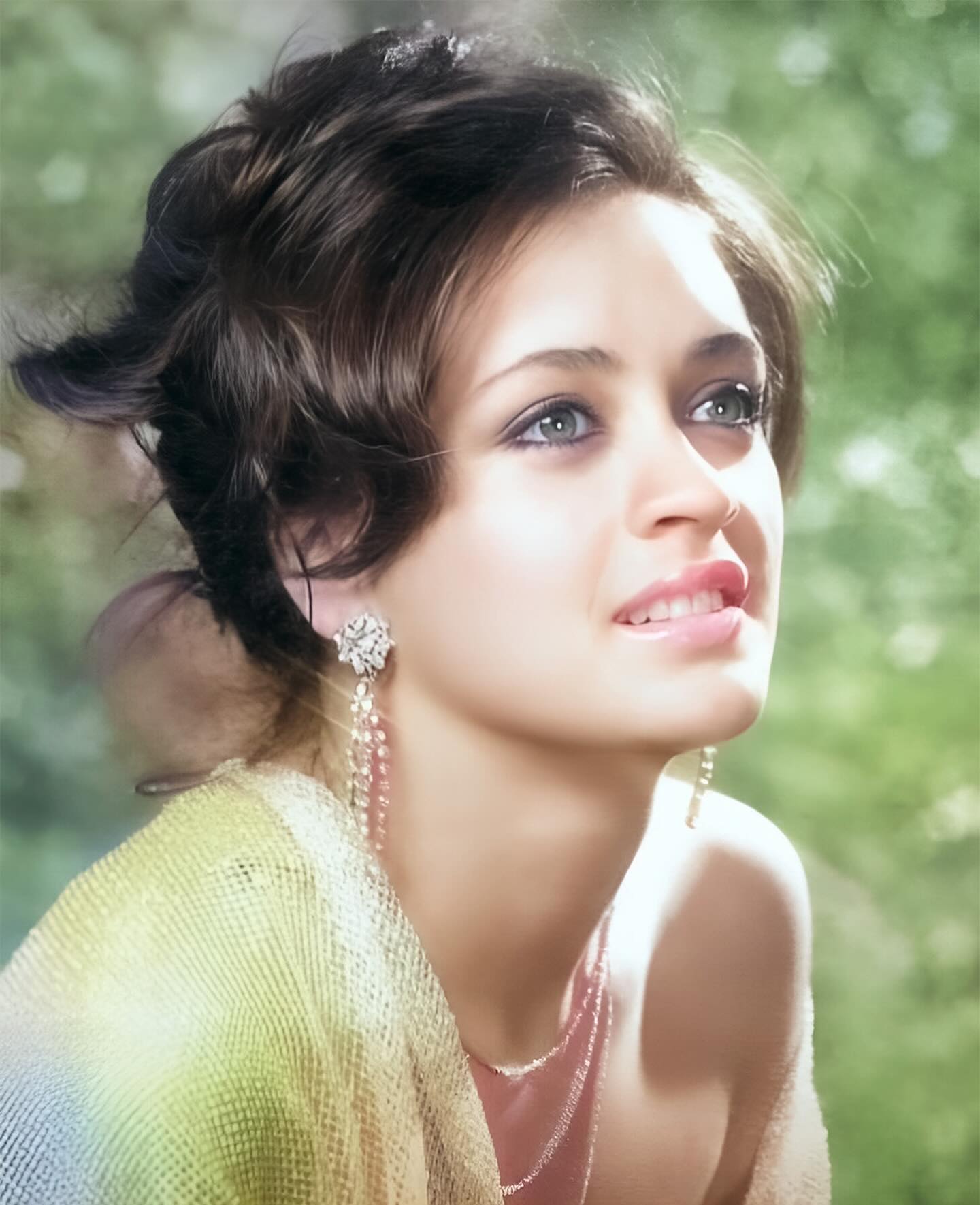 Nafisa Ali Flaunts Bald Look Amid Cancer Treatment | Nafisa Ali Shares ...