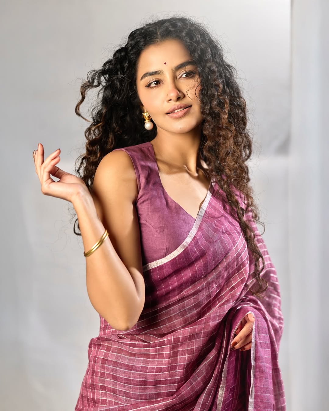 Anupama Parameswaran: பைசனின் காதலினா சும்மாவா.. சேலையில் கும்முனு ...