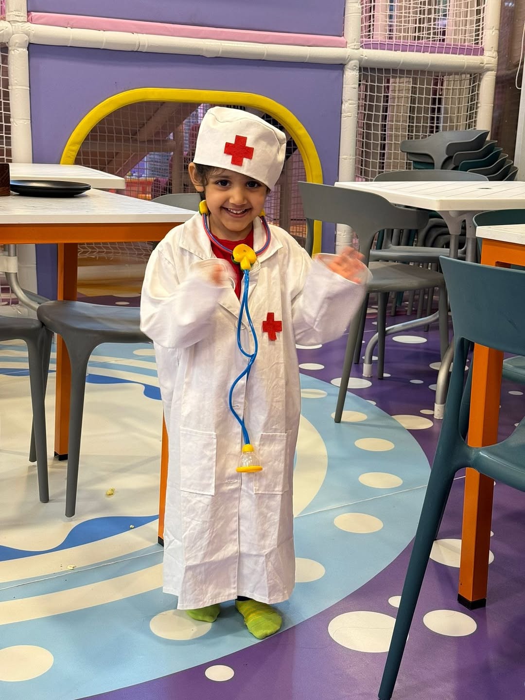 அடேங்கப்பா.. ஆர்யா மகள் இவ்வளவு பெருசா வளர்ந்துட்டாரா.. பாட்டி பூரிப்பு ...