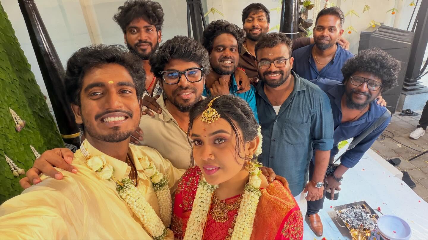 அபிஷன் ஜீவிந்த் திருமணம்.. காதலி அகிலாவுடன் கல்யாண மேடையில் செம செல்ஃபி! | Director And Actor ...