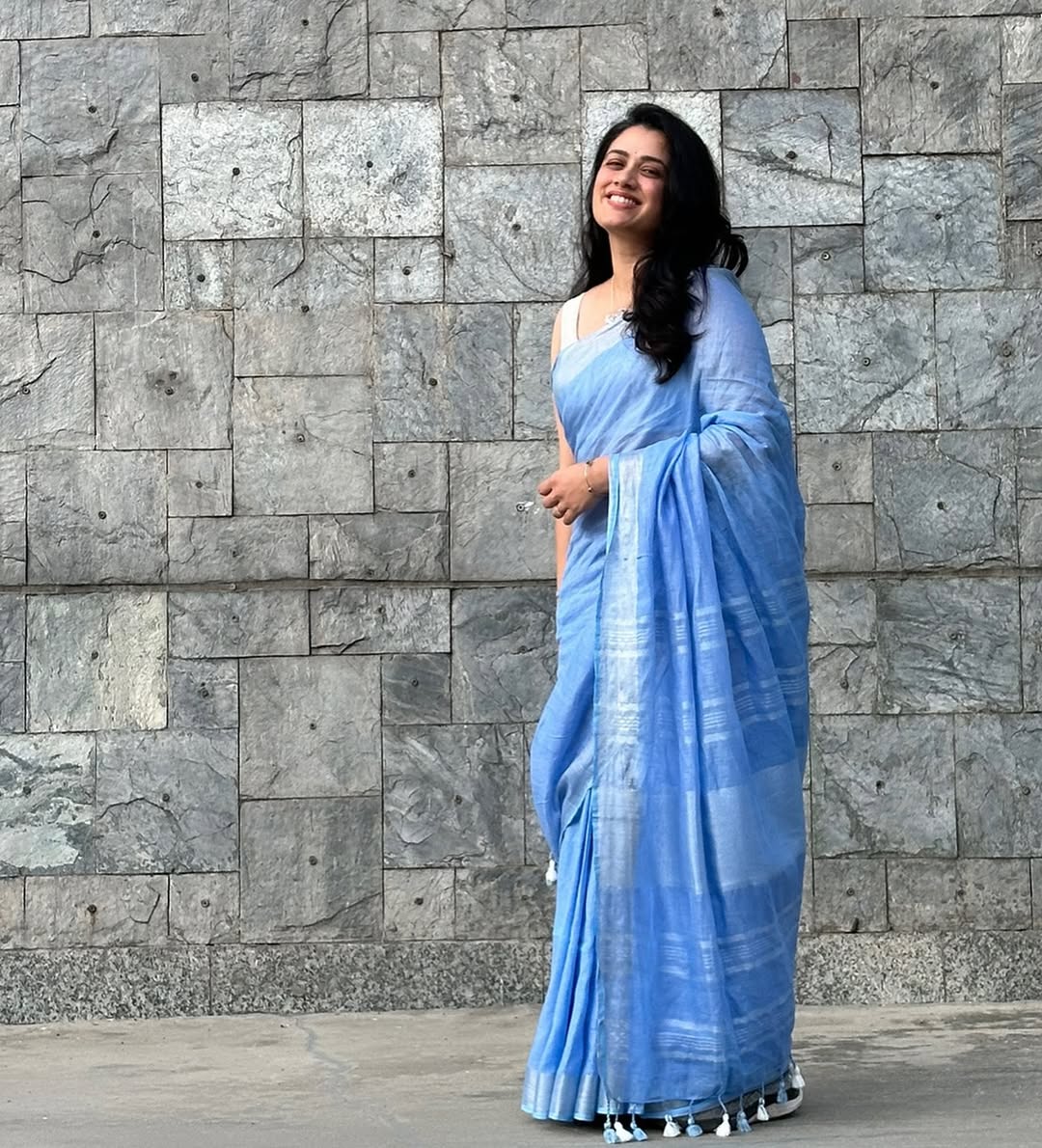 Girija Oak’s Blue Saree Moment Takes Over the Internet | Girija Oak ...