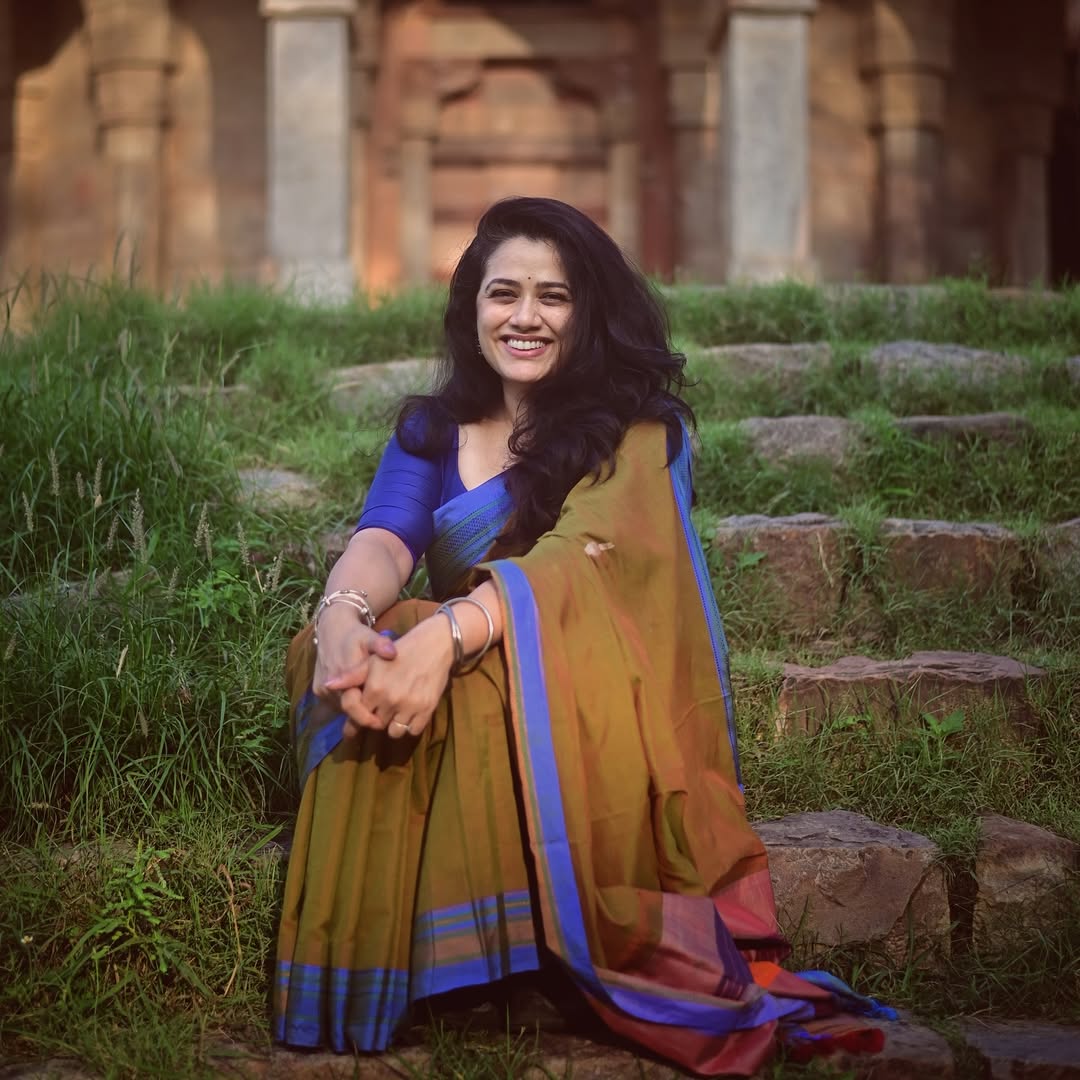 Girija Oak’s Blue Saree Moment Takes Over the Internet | Girija Oak ...