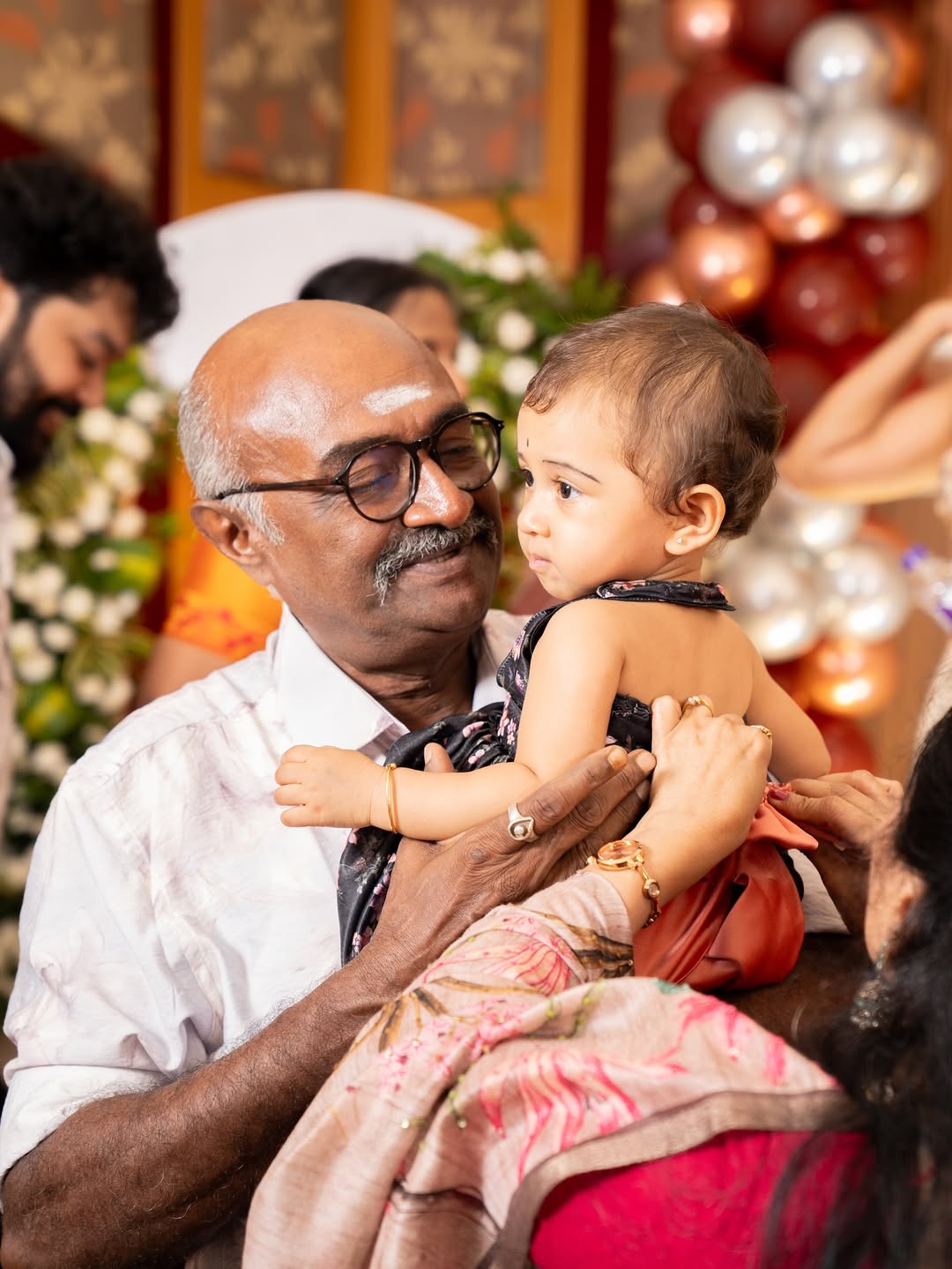 எம்.எஸ். பாஸ்கர் பேத்தி பிறந்தநாள் கொண்டாட்டம்.. தாத்தாவுக்கு பூரிப்பு ...