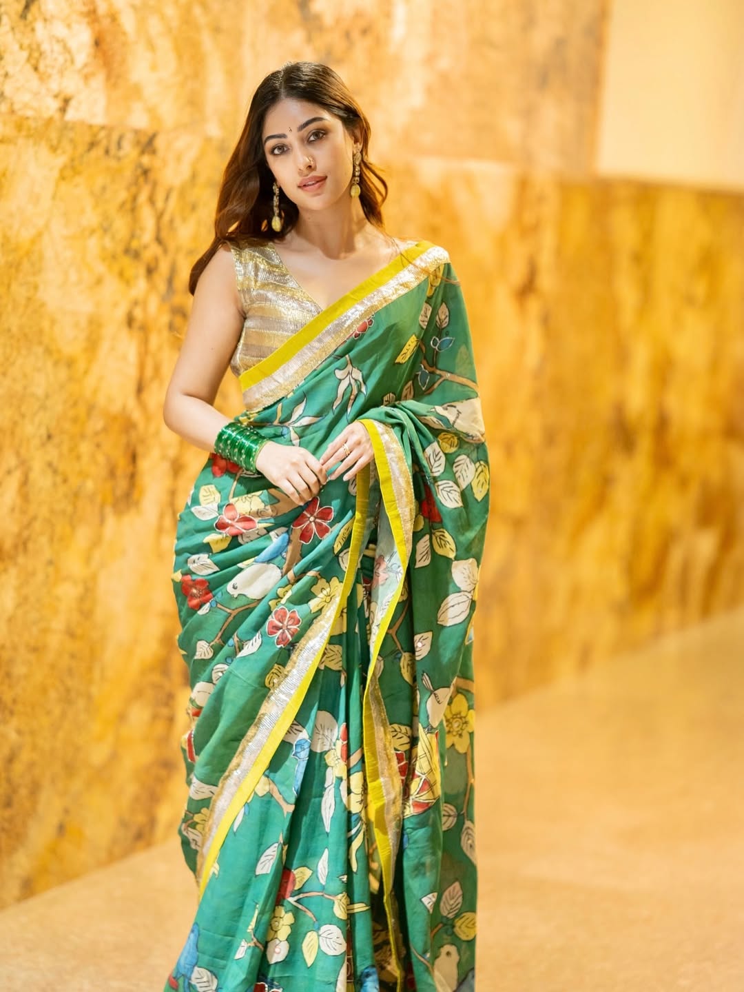 పద్దతిగా అను ఇమ్మాన్యుయేల్ గ్లామర్ షో.. ఊపిరి ఆడనివ్వడం లేదుగా! | The ...