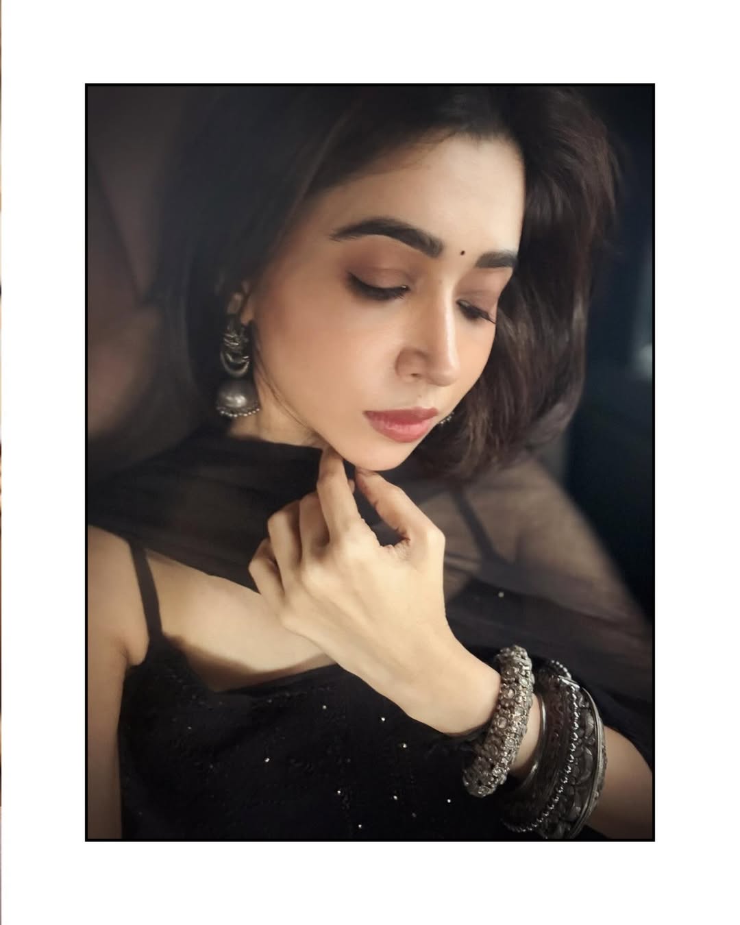 Aarti Ravi: விட்டுத் தள்ளுங்க ஒரு கை பார்த்துக்கலாம்.. அடடே ஆர்த்தி ரவி ...