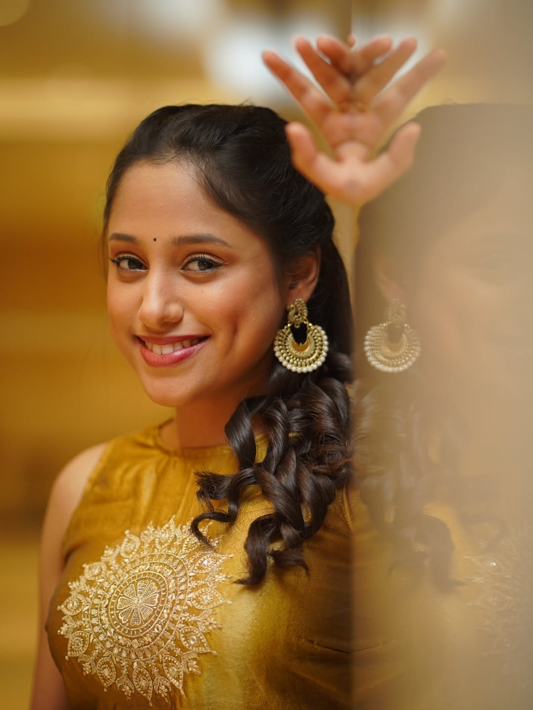 Devayani Daughter: கண்ணக்குழி அழகோடு தங்கமாக ஜொலிக்கும் தேவயானி மகள் இனியா.. பாடகி மட்டுமல்ல ...