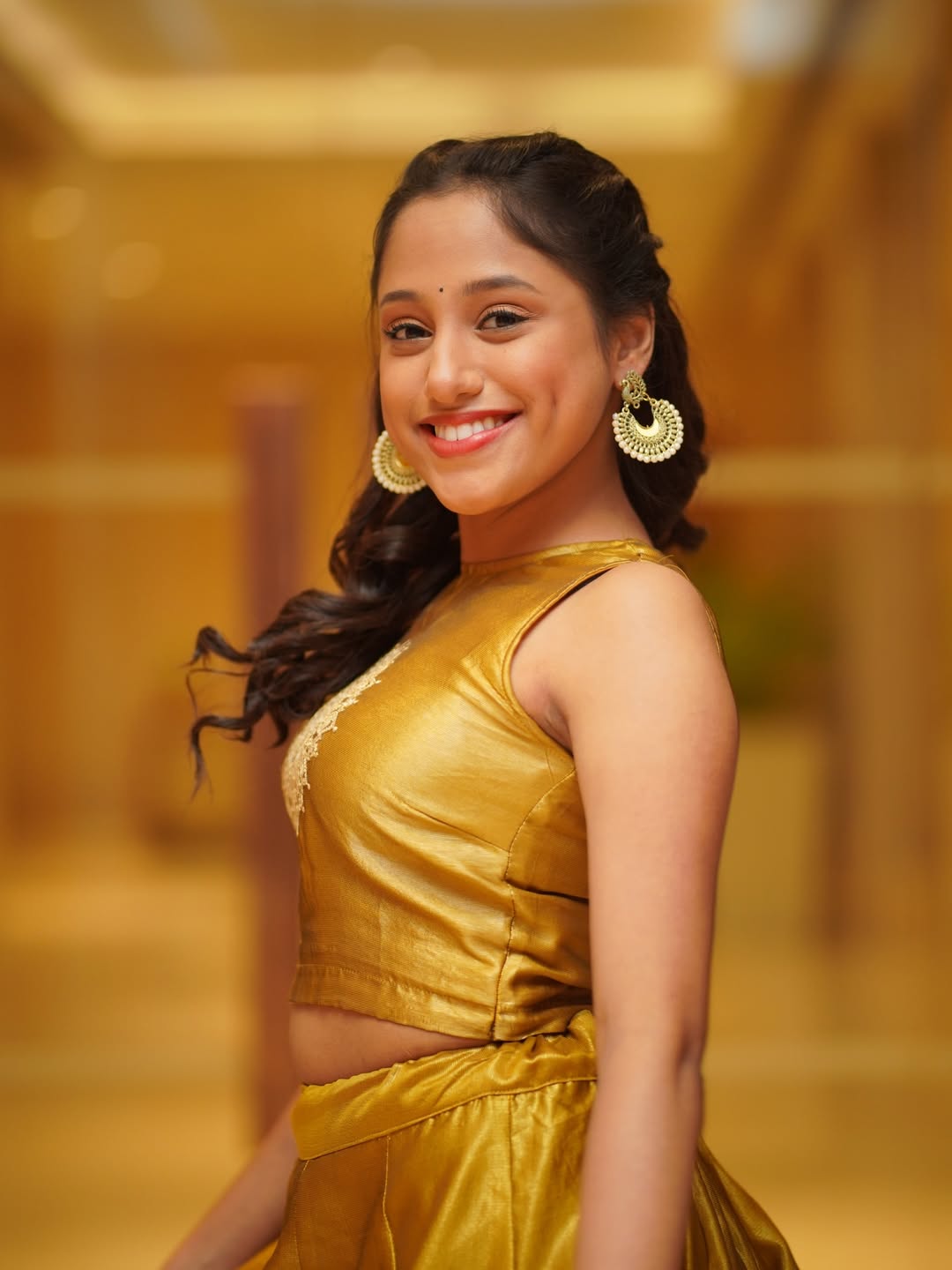 Devayani Daughter: கண்ணக்குழி அழகோடு தங்கமாக ஜொலிக்கும் தேவயானி மகள் இனியா.. பாடகி மட்டுமல்ல ...