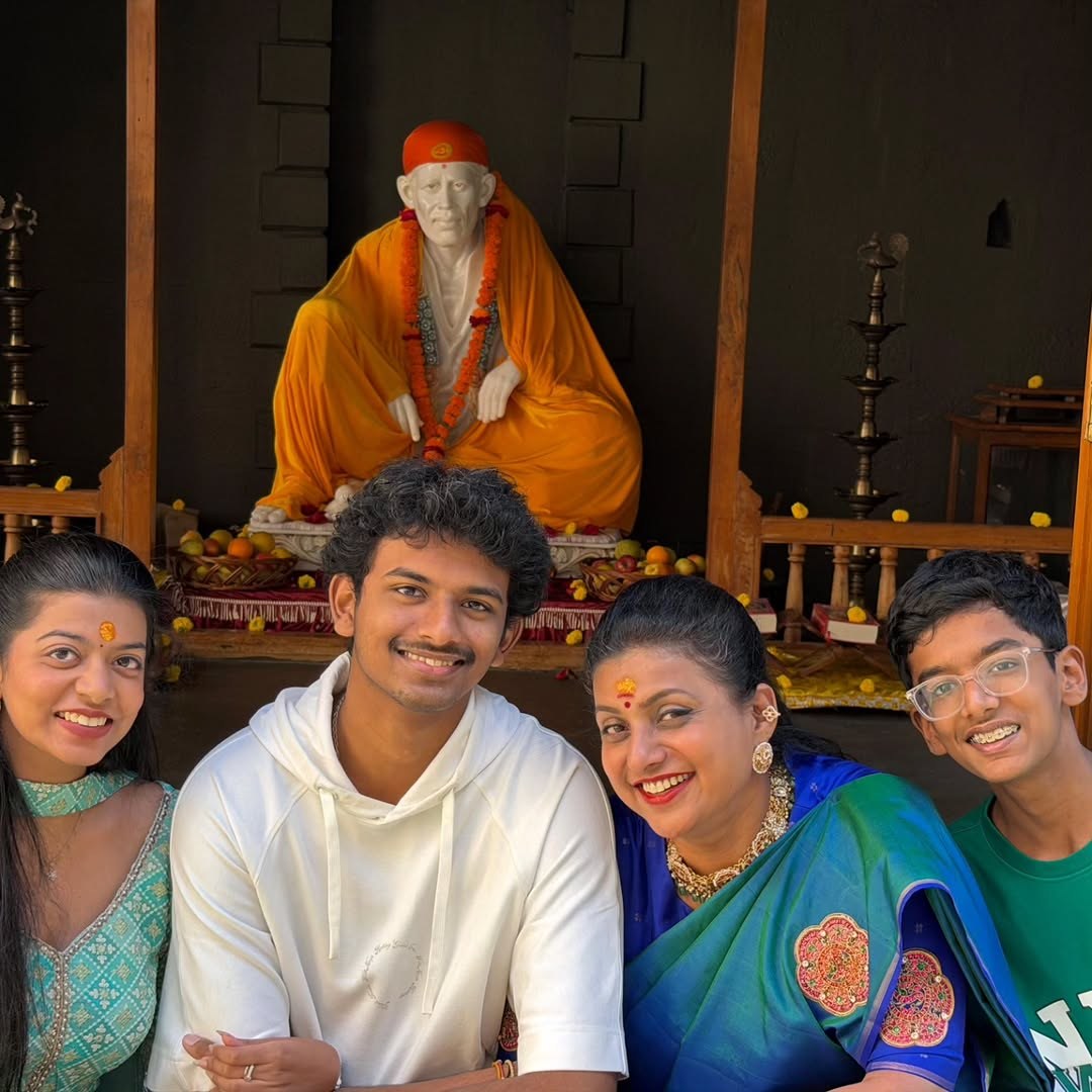 ரோஜா மகனை பார்த்தீங்களா?.. அப்படியே அம்மா மாதிரி.. இவ்வளவு ...